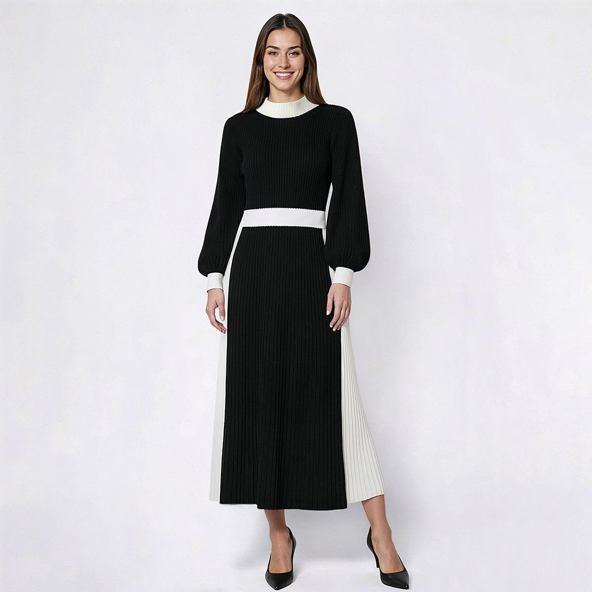 Click here for Womens Studio One Long Sleeve Color Block Mock Nec... prices